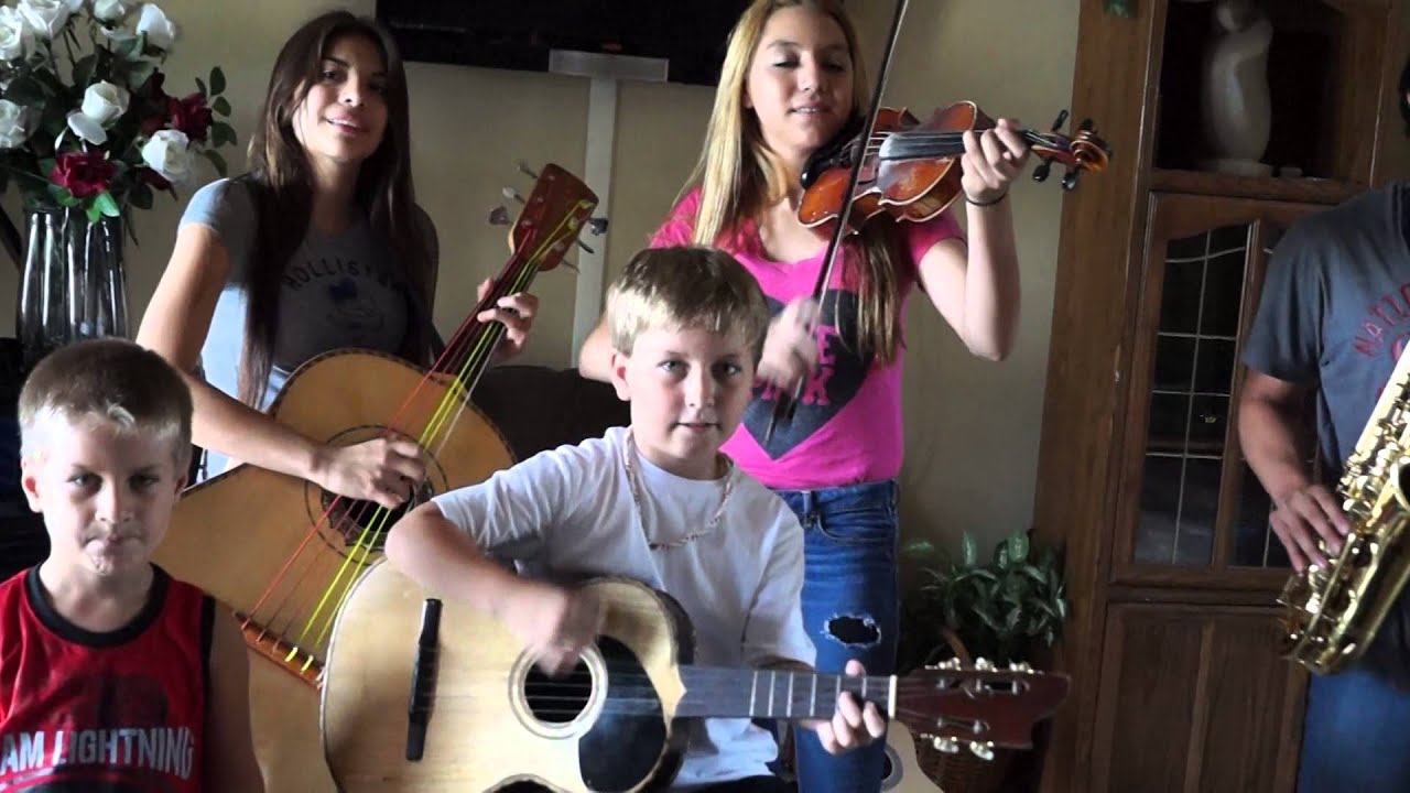 Ayden Taylor 8 yrs old playing Mariachi Loco with Castillo Kids May 14 ...