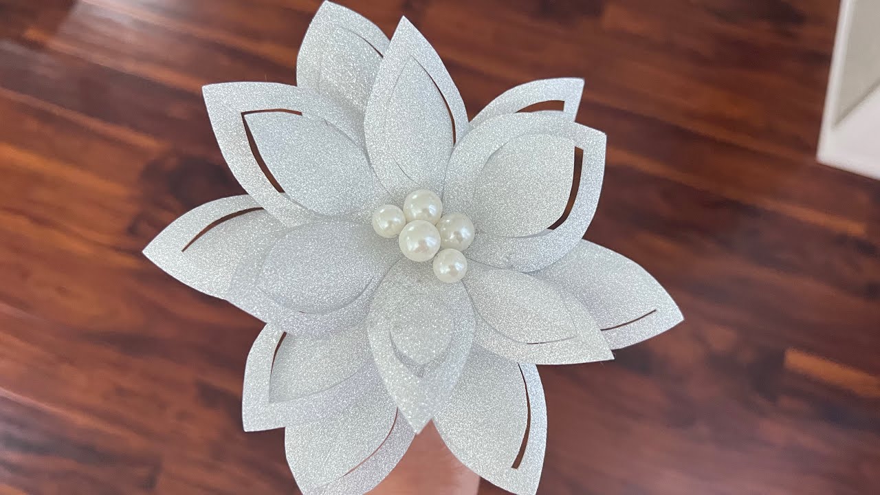 Flor plateada - YouTube