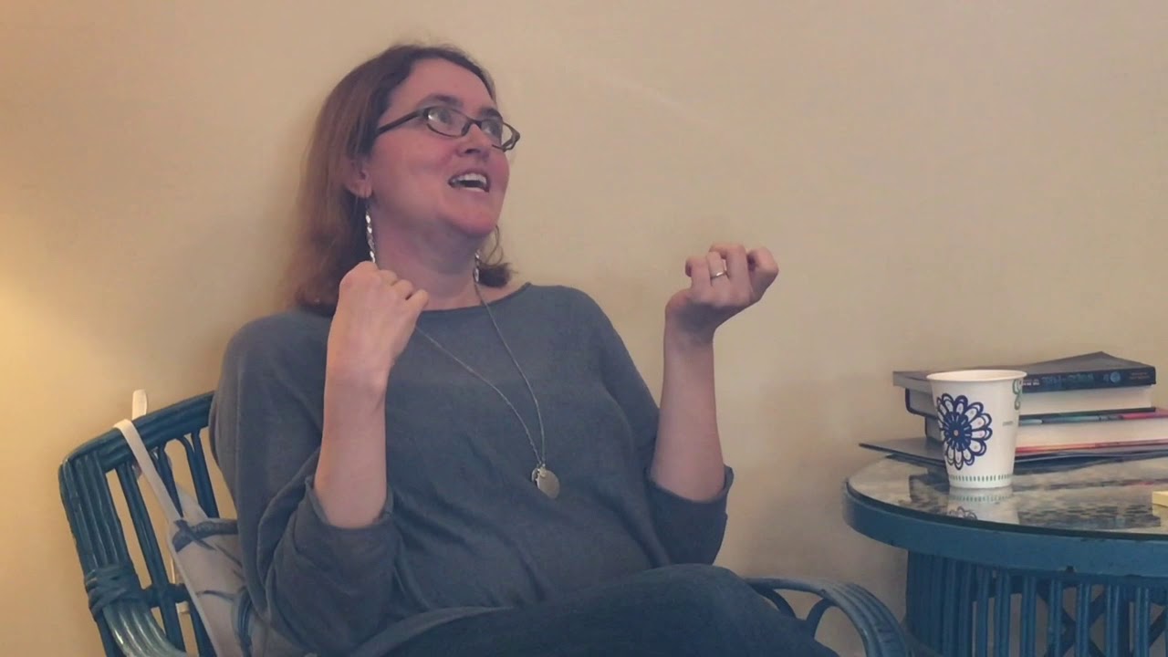 Tui T Sutherland on her work space and writing special T Shirt - YouTube