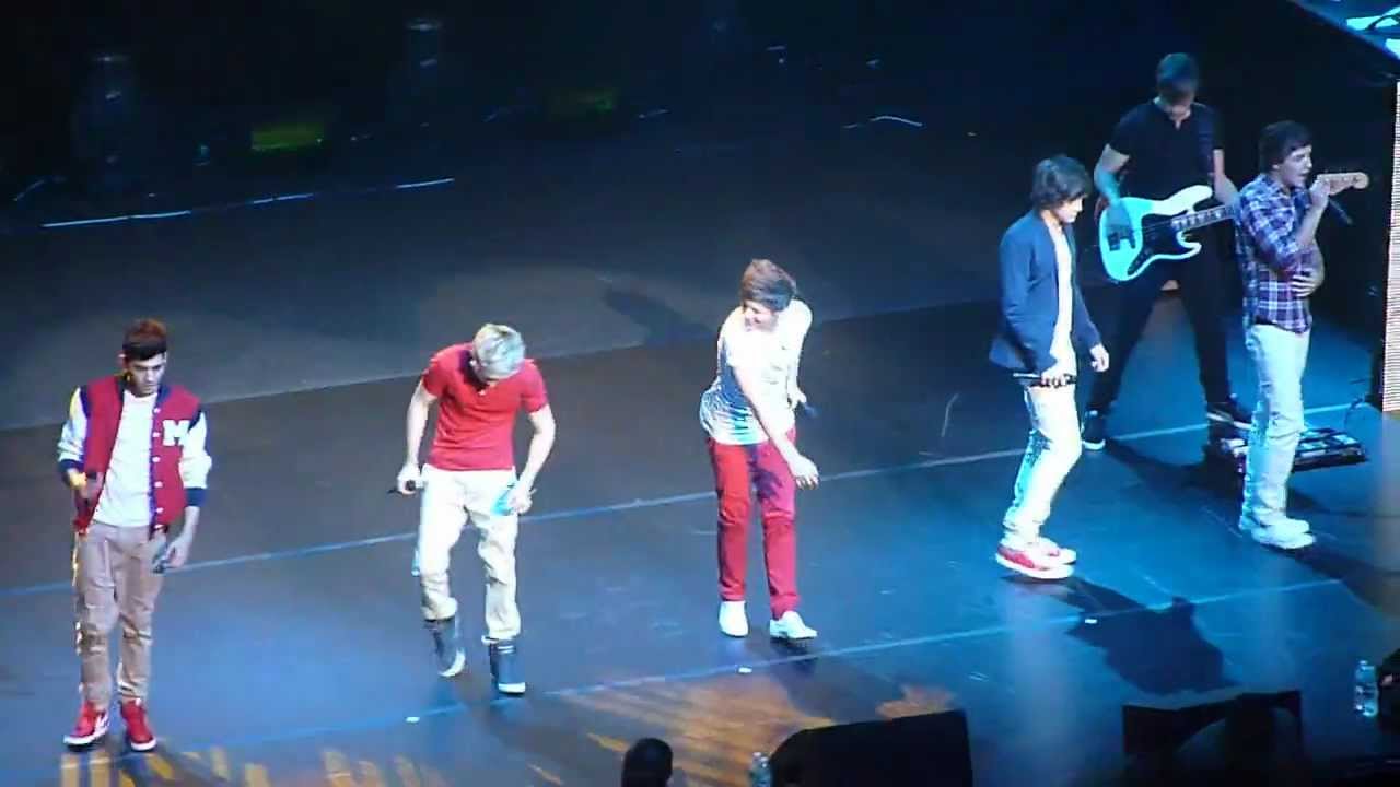 One Direction- Stand Up- Detroit, MI - YouTube