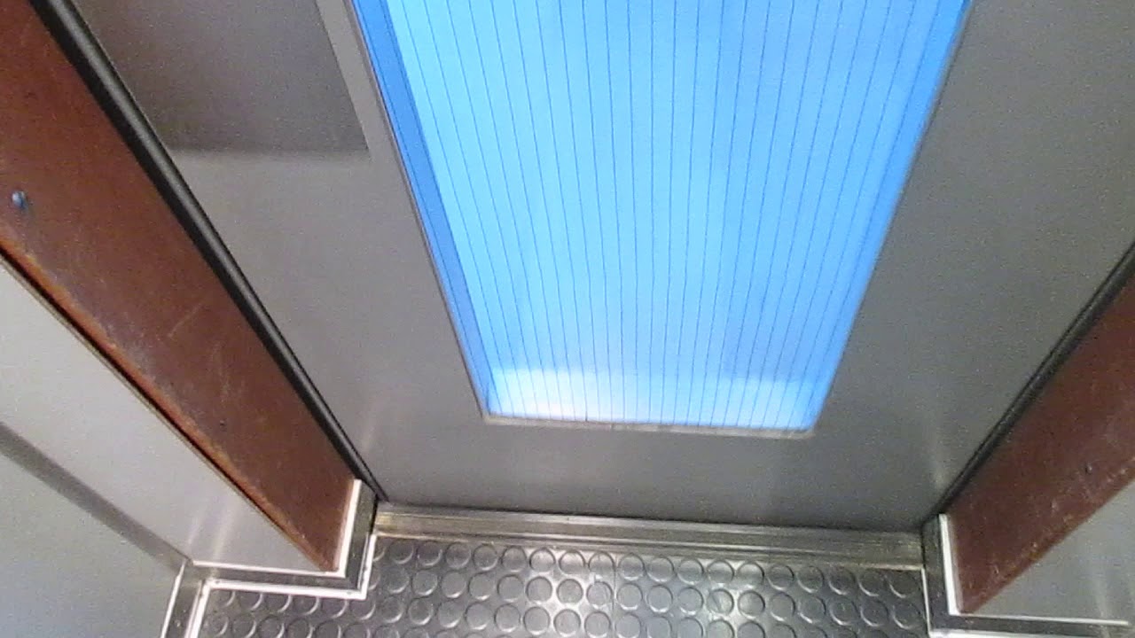 Lift Schindler @ Via Ciseri 6, Locarno Switzerland - YouTube