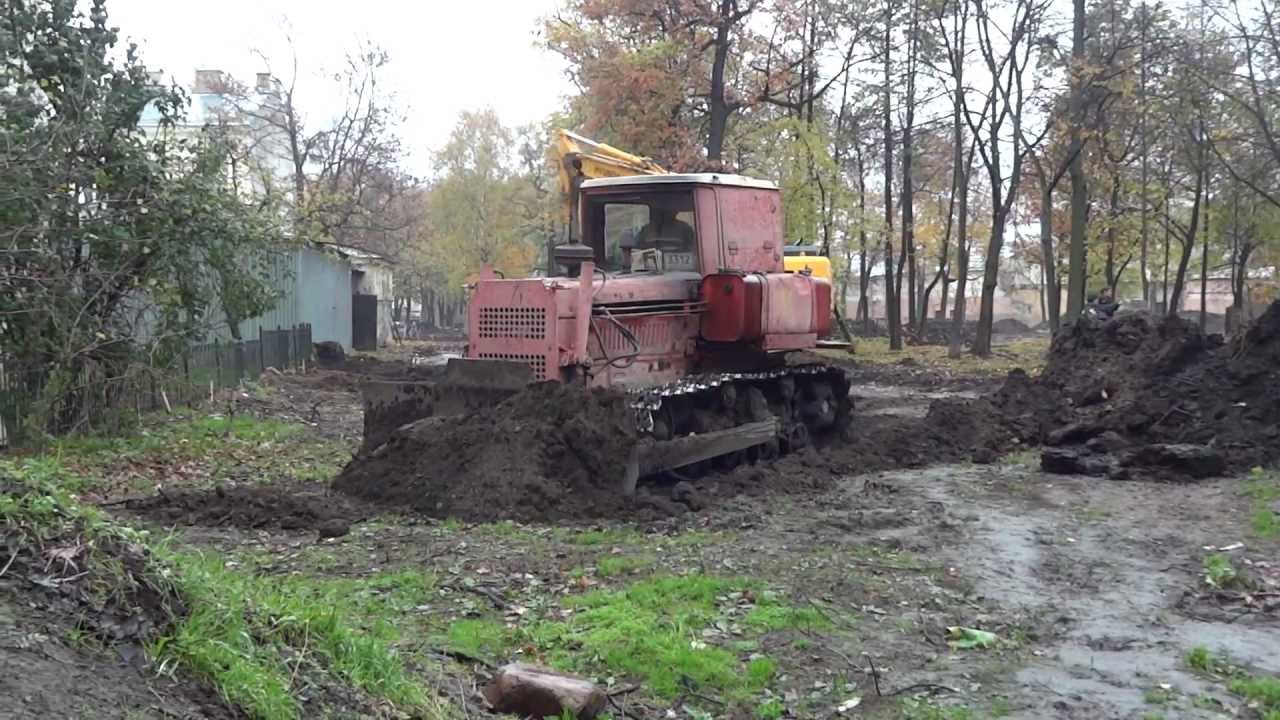 Old Soviet bulldozer DT 75 at work - YouTube