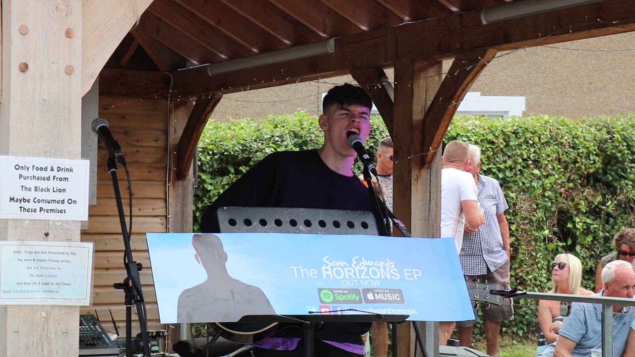 Sam Edwards - Scars (Live at New Quay Music Festival 2019) - YouTube