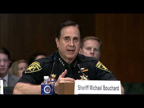 Grassley Questions Officers at Senate Judiciary Committee hearing on Law Enforcement Safety