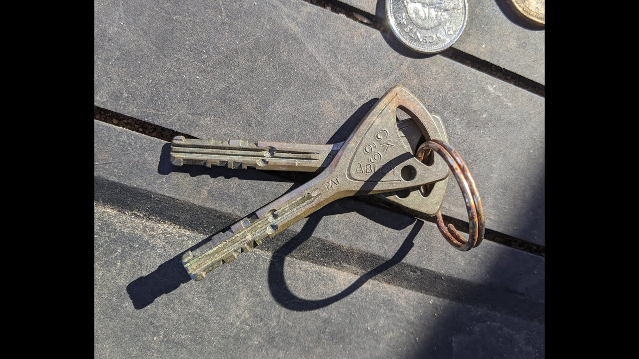 Locksmith Master keys? Metal Detecting at the Park #metaldetecting # ...