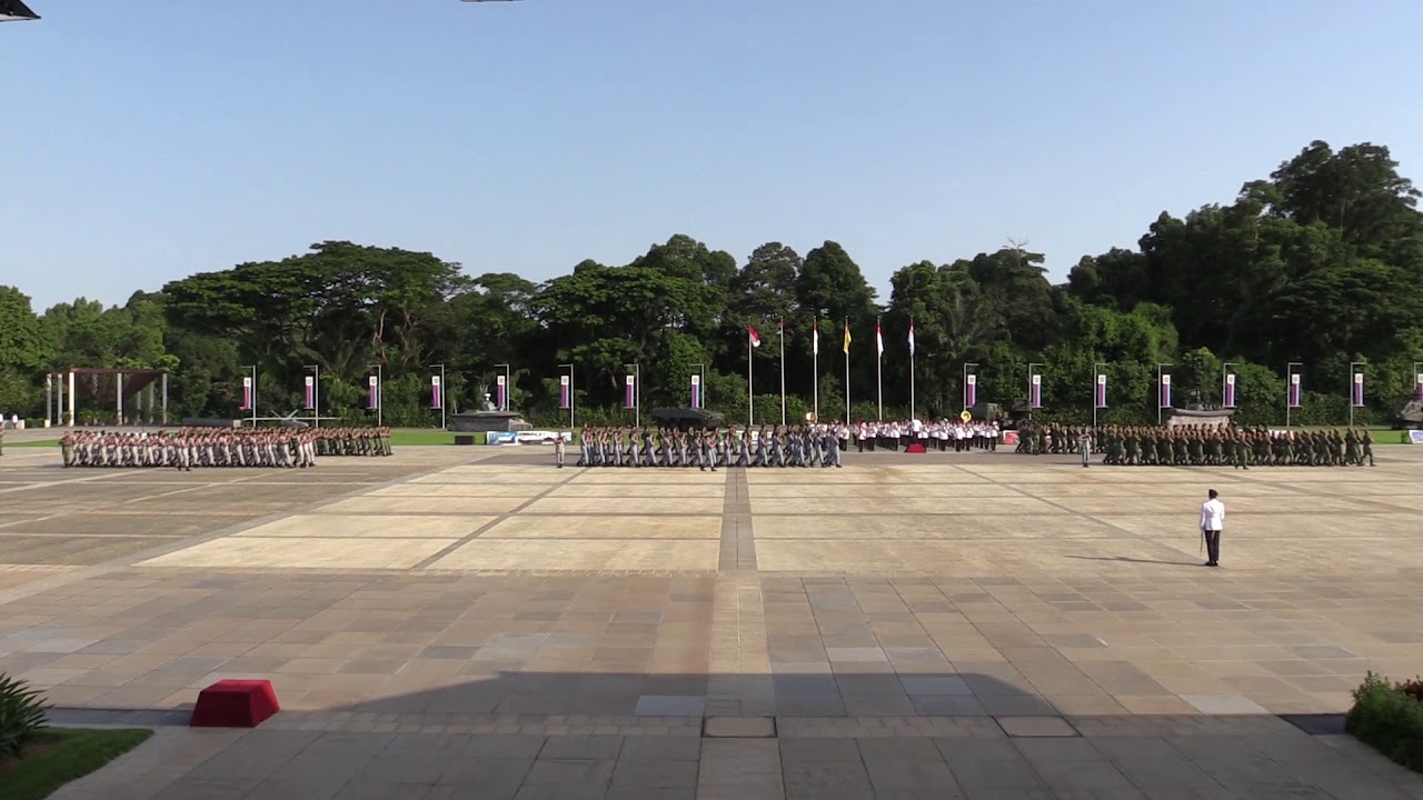 #HormatSAF - SAF Day Parade 2019 - YouTube