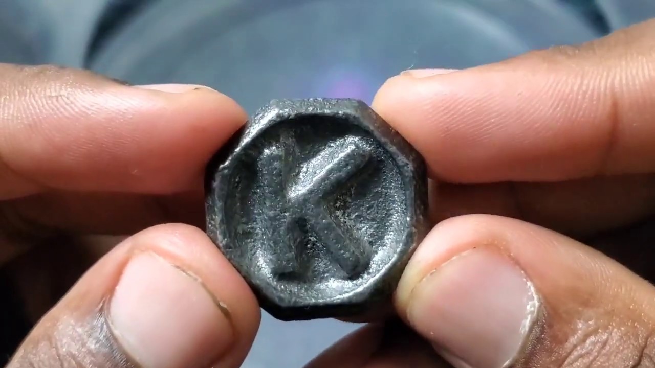 ANCIENT BEYBLADE UNBOXING! BEIGOMA REVIEW - YouTube