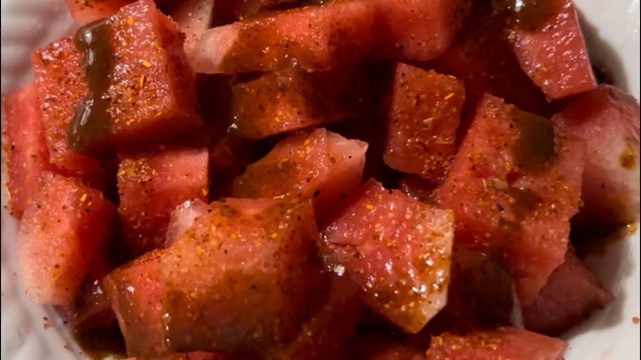 Sandia con chile #preparando #antojitos - YouTube