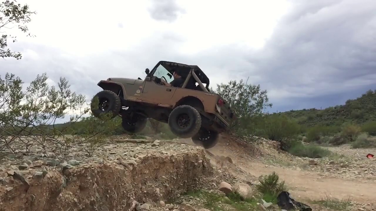 Jeep Wranlger YJ Off Road - YouTube