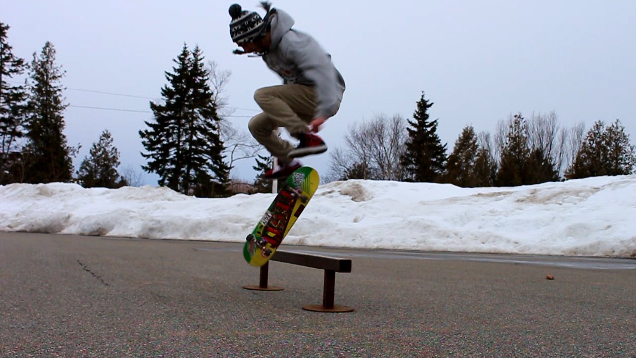 Hardflip Back Lipslide! - YouTube
