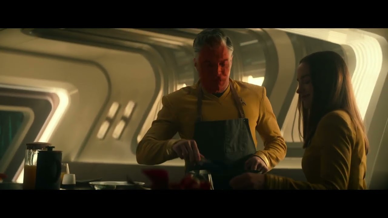 Strange New Worlds: Captain Pike's Unusual Dish - YouTube