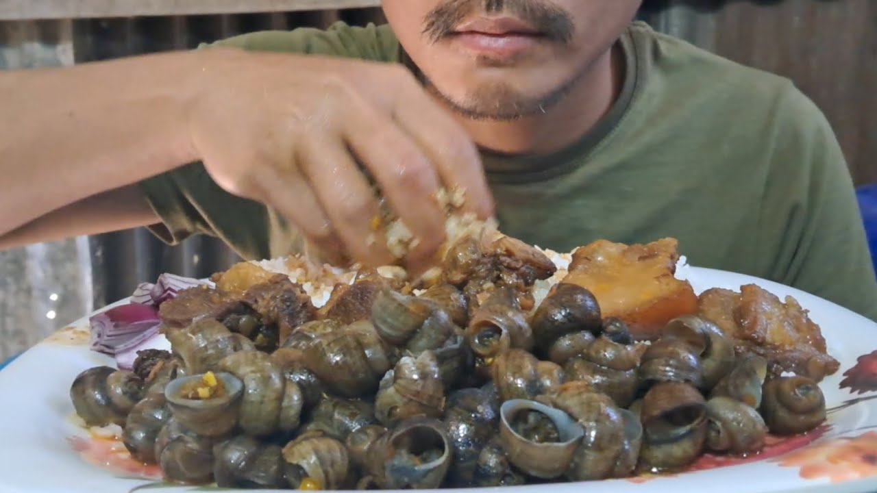 Snail with Smoked Pork | A delicious authentic Village Food ...