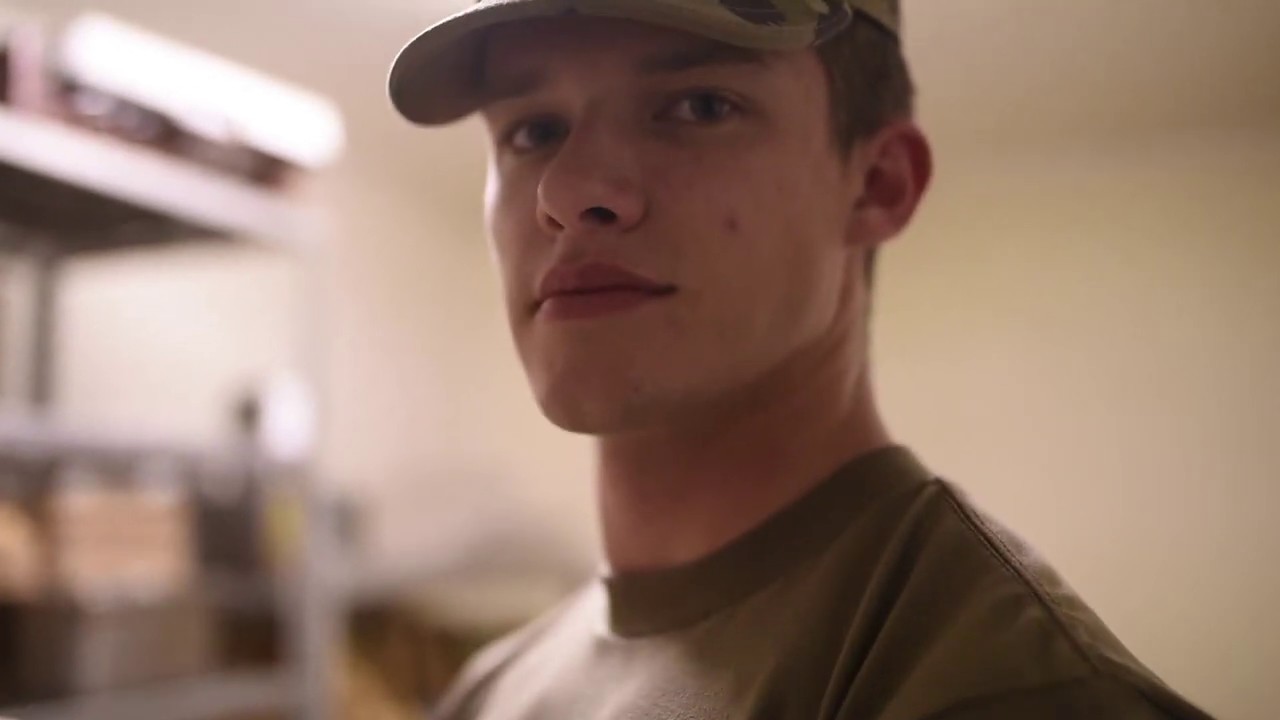 60 Second Service Member with Sgt. Austin Vogt - YouTube