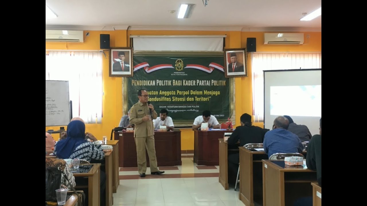 Pendidikan Politik Bagi Kader Partai Politik - YouTube