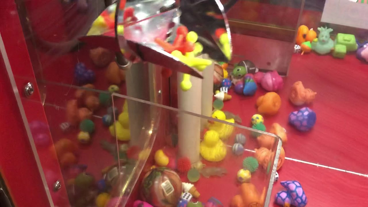 Smart Industries candy crane claw machine - YouTube