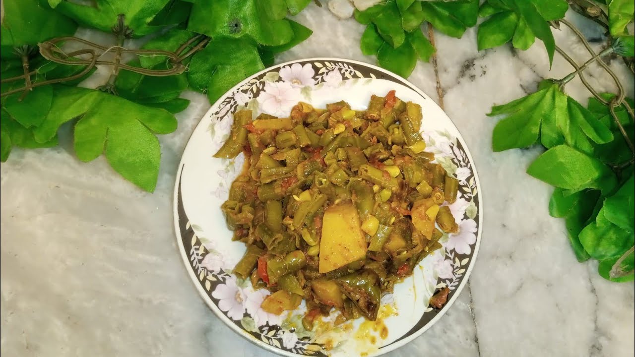Aloo Saim ki Phali | Ramadan Special Vegetables | Sweet Kitchen - YouTube
