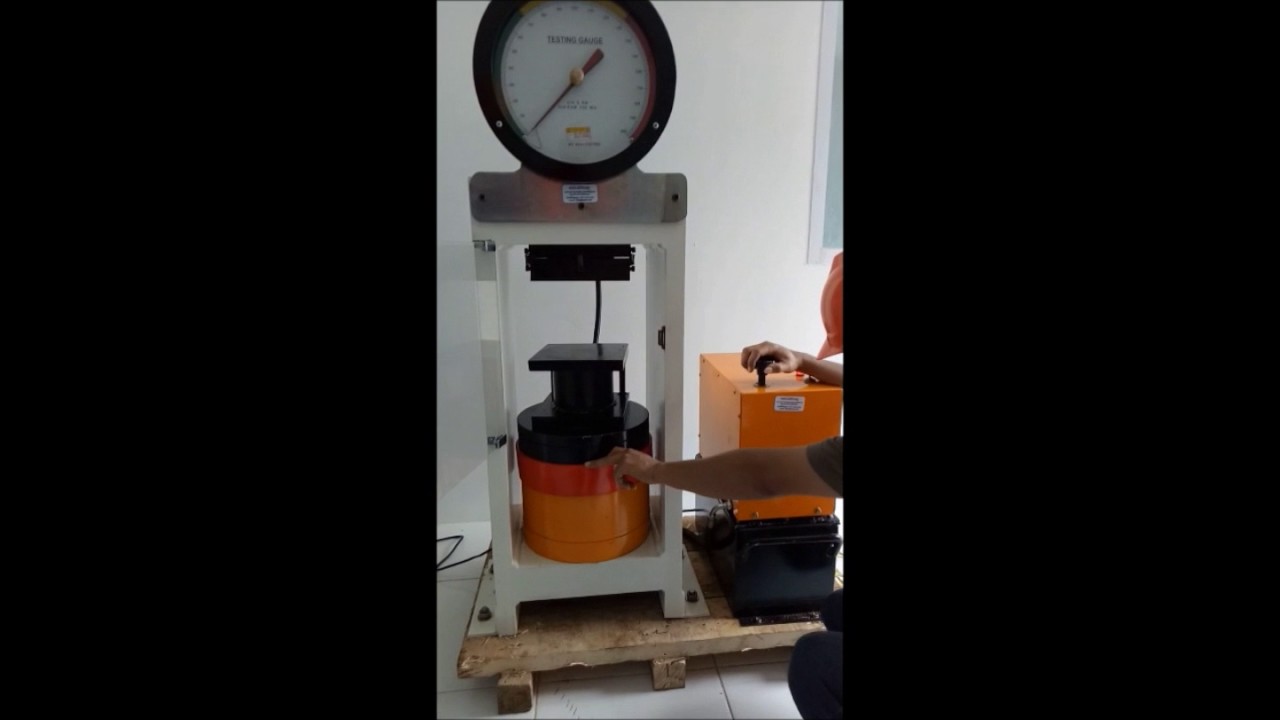 SPLTSI demo compression machine / alat uji kuat tekan beton - 0813 2006 ...