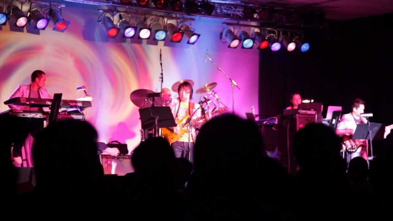 The Headline band live with Hong Ngoc - YouTube