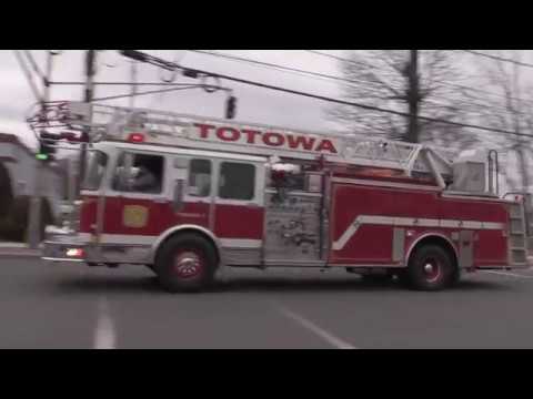 Totowa NJ Fire Department Truck 1 Responding on Union Blvd for a ...
