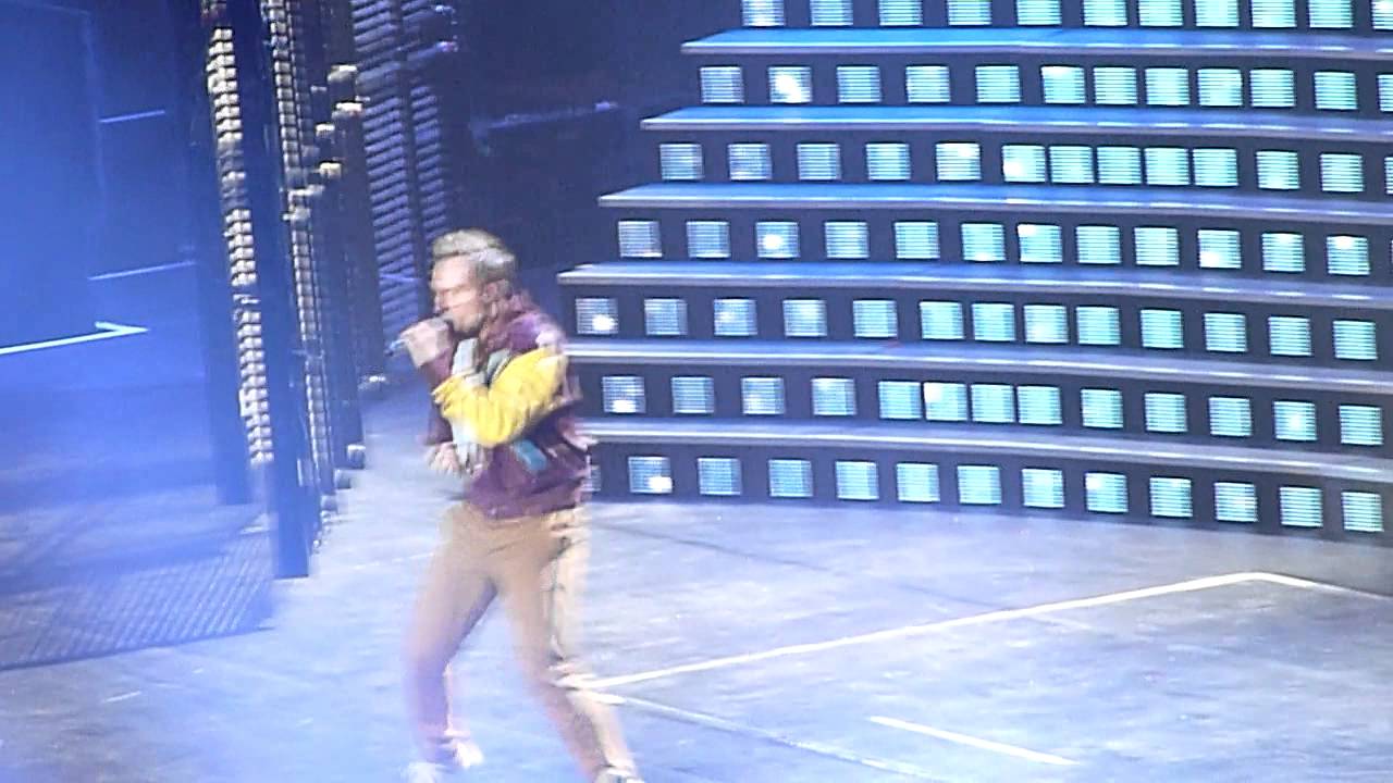 Steps Reunion Tour - H solo - Don't Stop Believing - London O2 - 19/4 ...