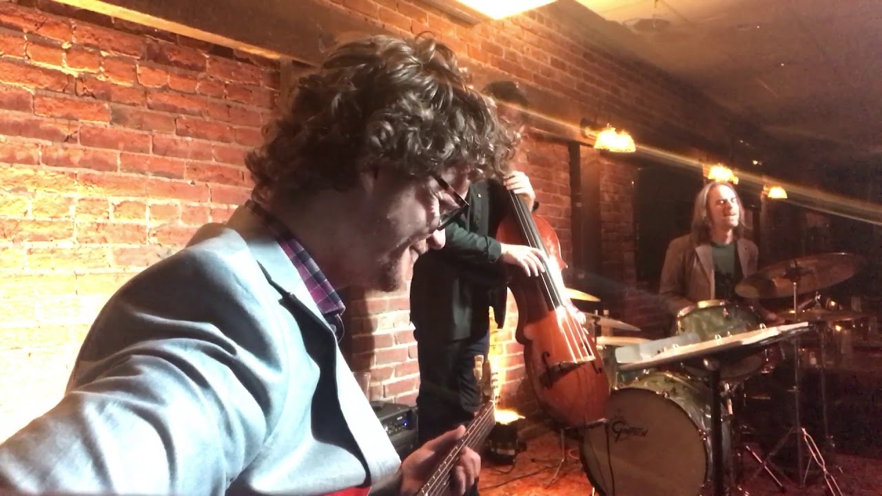 Will Brahm Trio (Homenaje) - "Perdonar" live in Canada (Hermann's Jazz ...