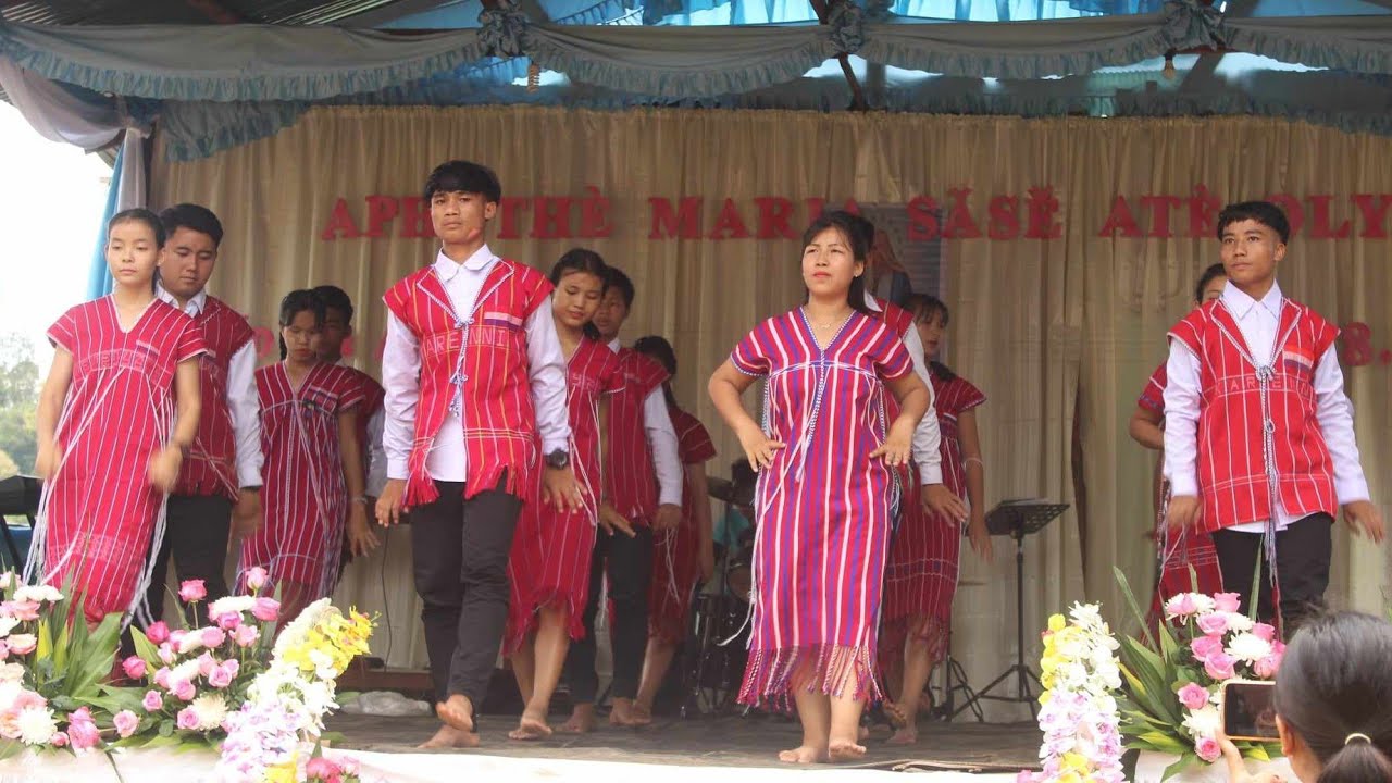 Kayah Traditional Dance by Church of the Holy Mother of God _ Karenni ...