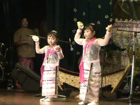 Two Beautiful Sydney Rakhine Girls Performing Flower Dance to Mahar Nwe ...