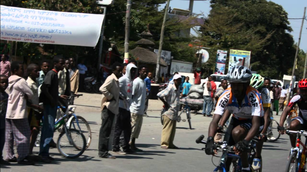 Peter Winnen Classic in Awassa, Ethiopië - YouTube