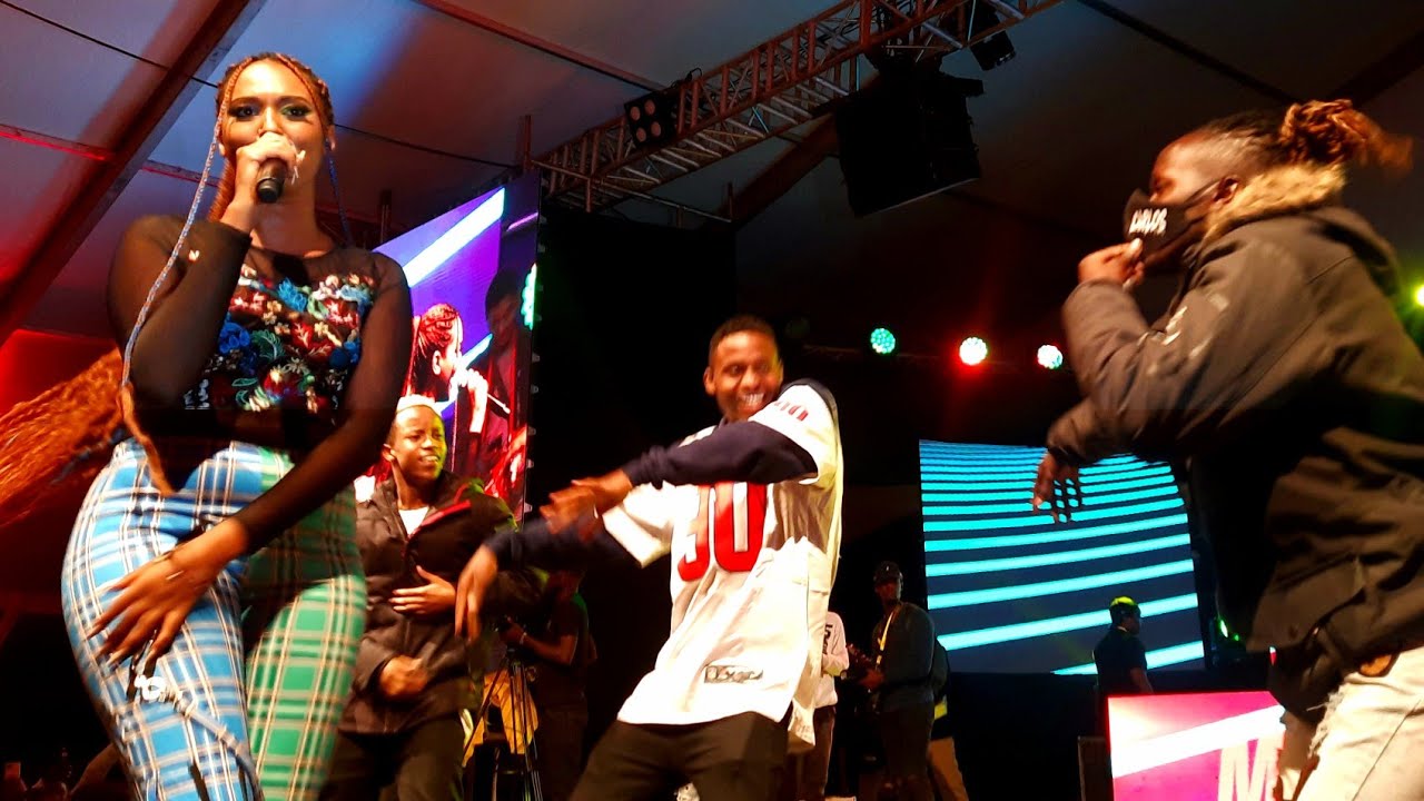 BEY T PERFORMANCE AT SUMMER VYBZ WSTRN CONCERT WOLOLO HITMAKER - YouTube