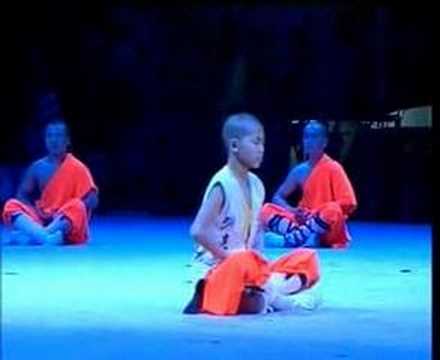 Shaolin Kungfu Demo 2- Amazing Little Shaolin Monk - YouTube