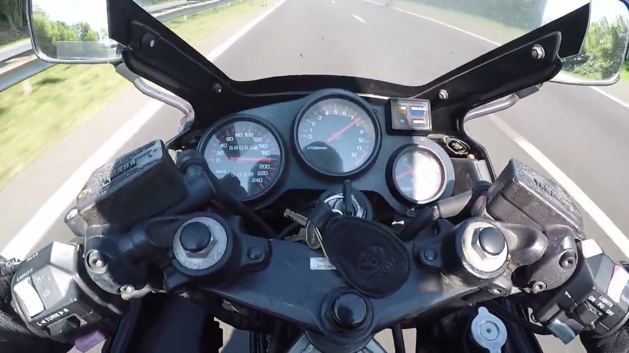 Yamaha FZ 750 top speed - YouTube