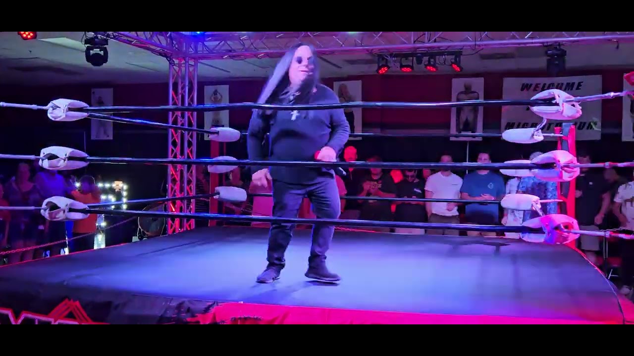 Little Ozzy sings at micro wrestling federation pigeon forge, TN August ...
