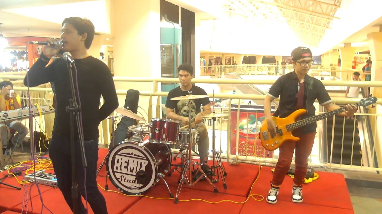 The Fight band (indonesia) - Lagu Sexy cover at. Grand Mall Bekasi ...