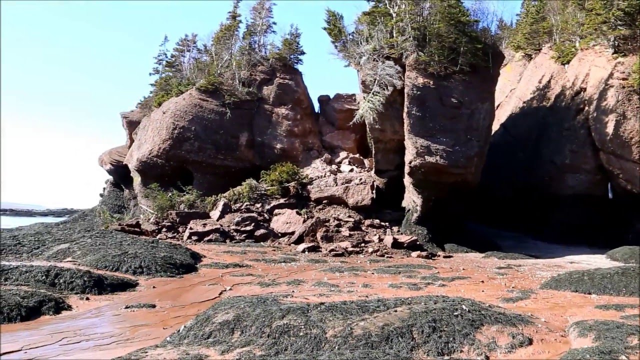 Hopewell Rocks huge pile of rocks, this pot collapsed - YouTube