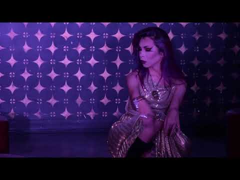 Joey Flamboyant - Royal T