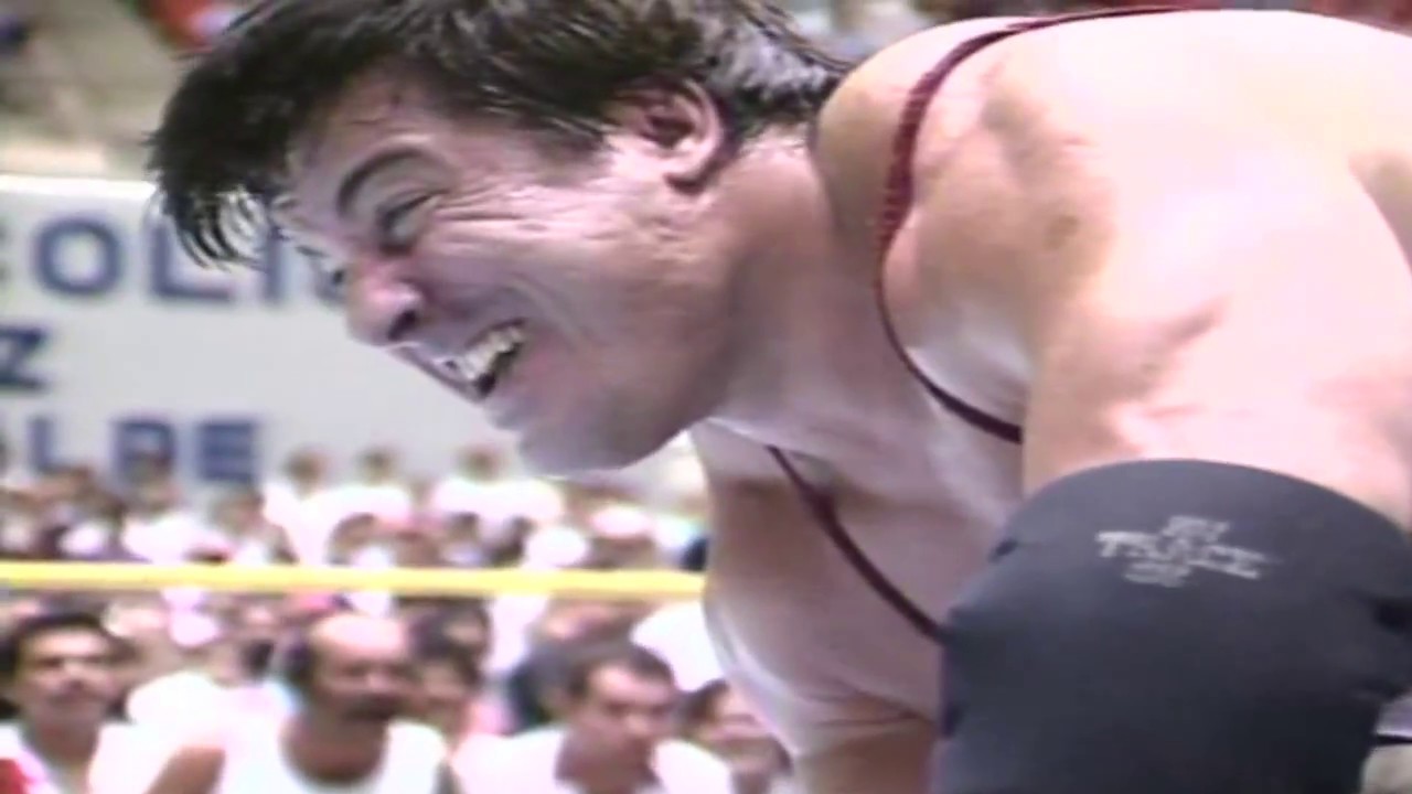 WWC: Carlos Colón vs "Sadistic" Steve Strong 11/23/89 - YouTube