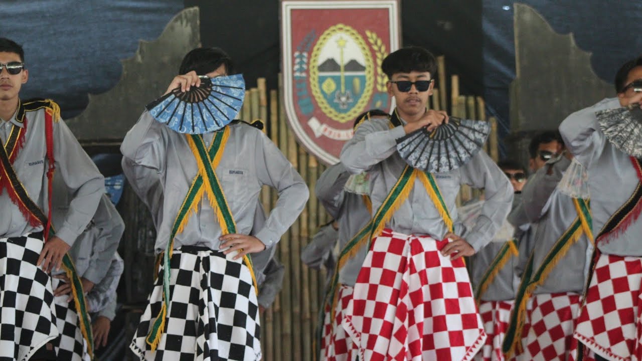 Tari Angguk Klasik HADROTUS SALAF live Festival Tari Kerakyatan ngenden ...