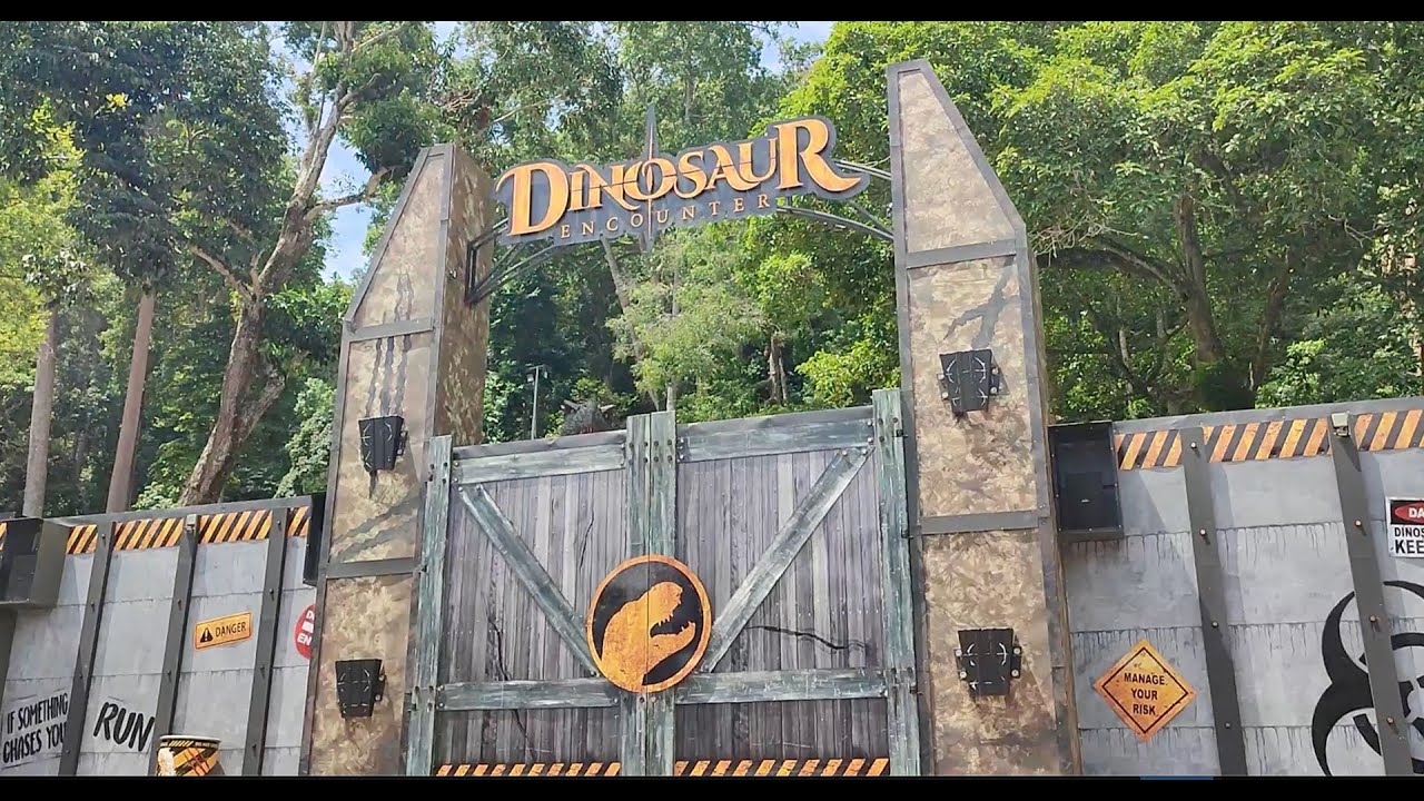 2ZFamily @ Zoo Teruntum (Dinosaur Encounter) Kuantan, Pahang - YouTube