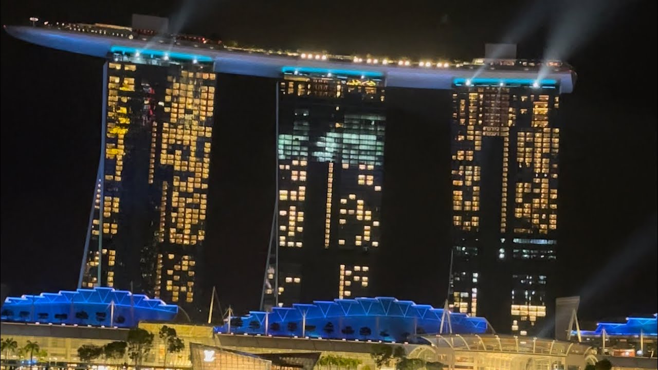 A light and Water Show at MBS and Christmas lighting at Orchard ...