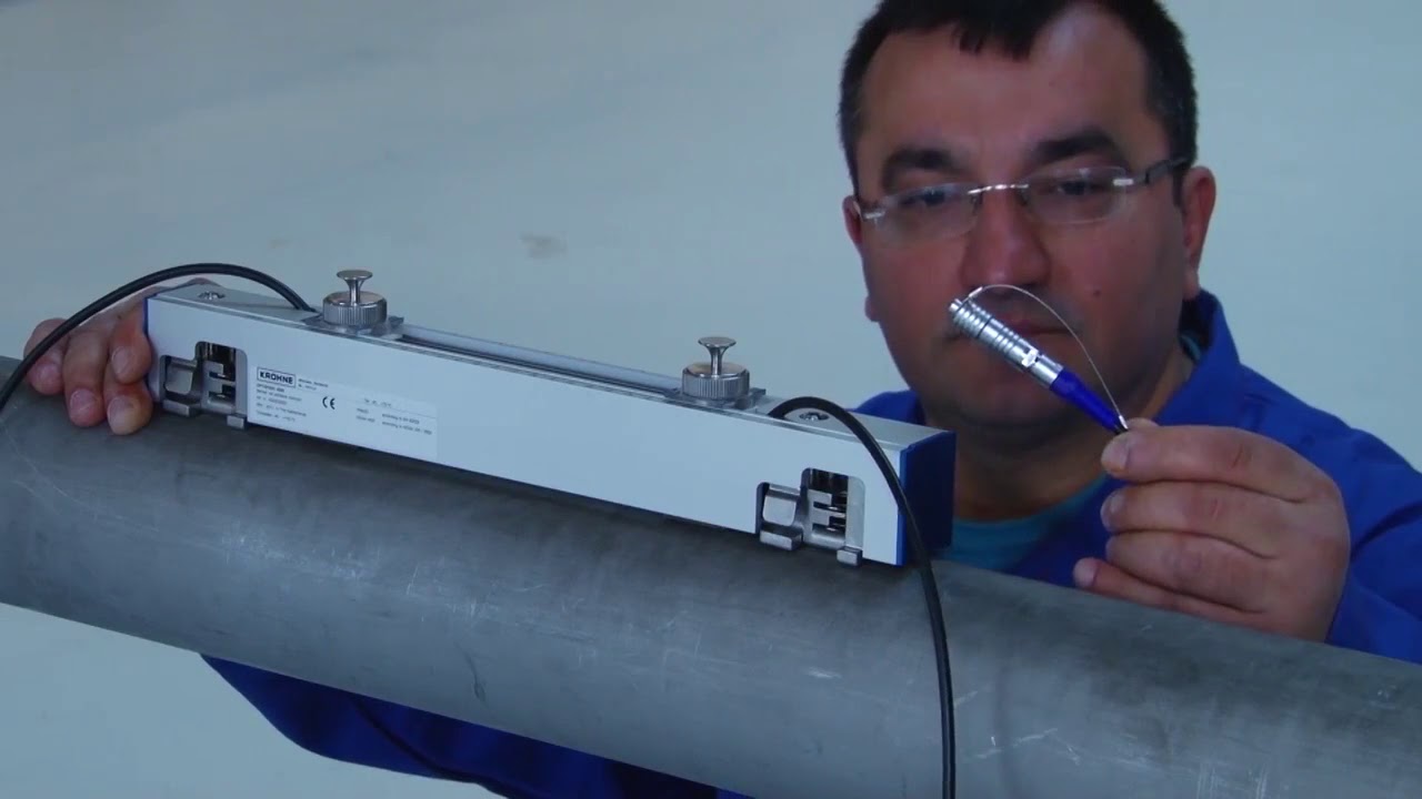 Монтаж портативного расходомера OPTISONIC 6300 P - YouTube