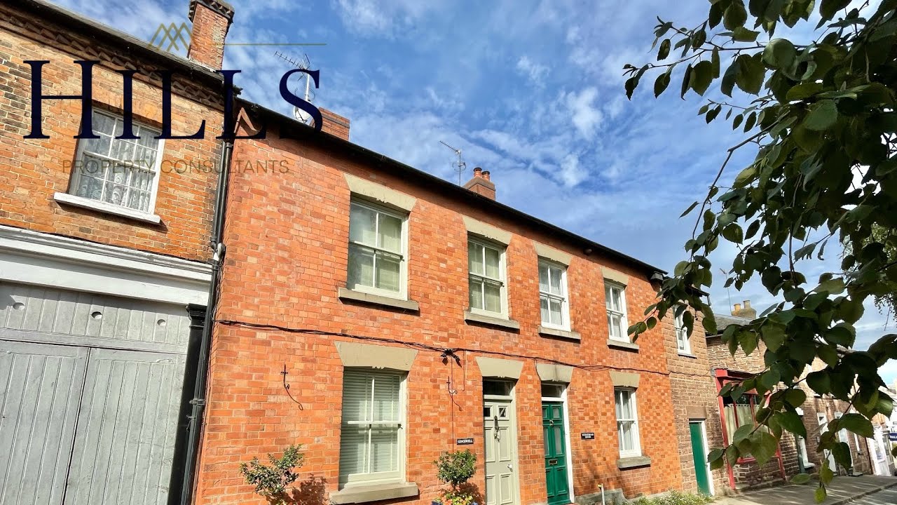 Virtual tour: A splendid 3 bedroom town house in Newnham on Severn ...