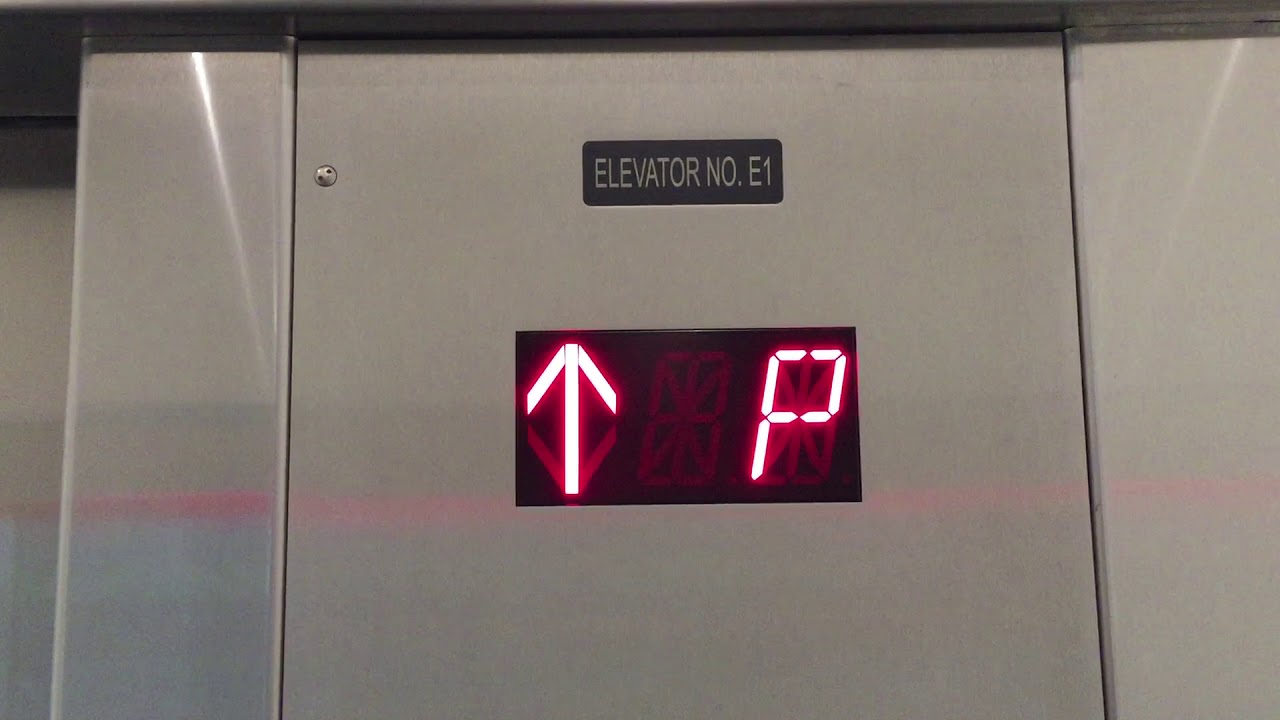 Hydraulic Elevator at THE BLOC & Metro Rail, Los Angeles CA - YouTube