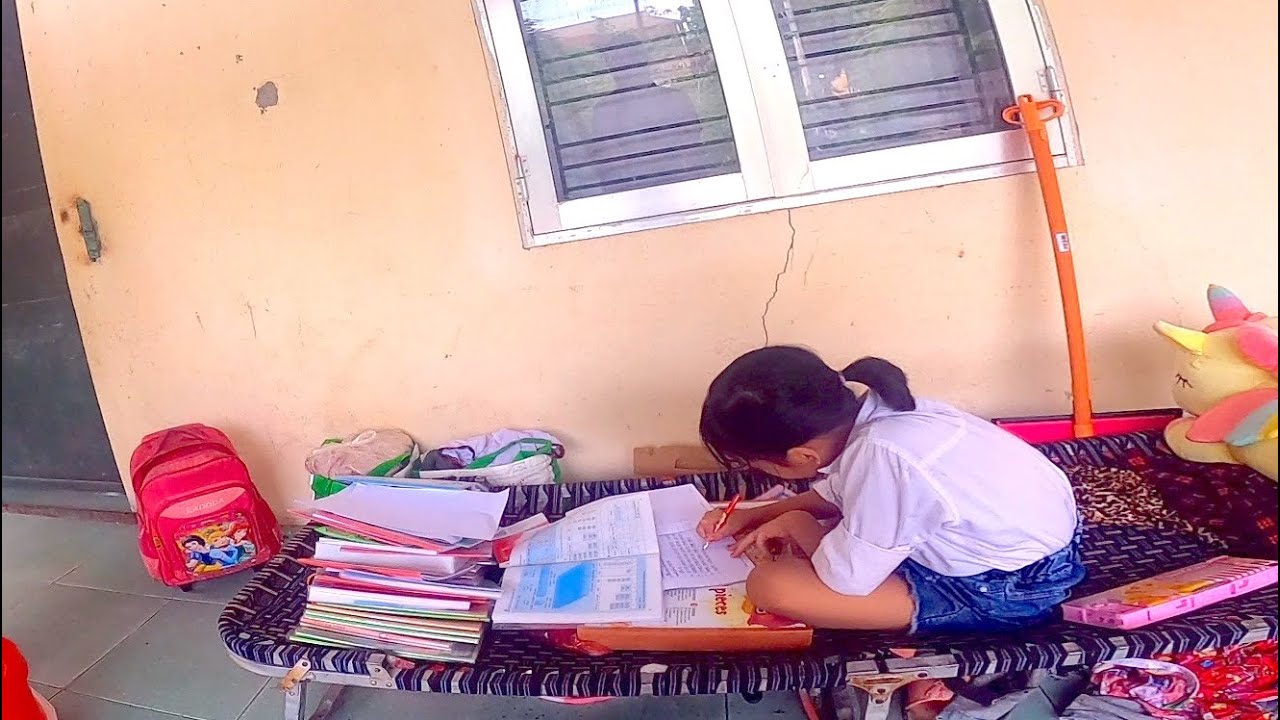 Homeless doing math on the street. - YouTube