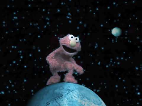 Elmo’s gonna dance on the moon 🌙 DANCE PARTY
