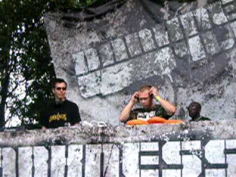 Hellfish & The Dj Producer @ Decibel Outdoor 2007 (1/3) - YouTube