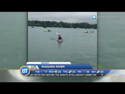 Prime Minister Justin Trudeau canoes along the Niagara river - YouTube