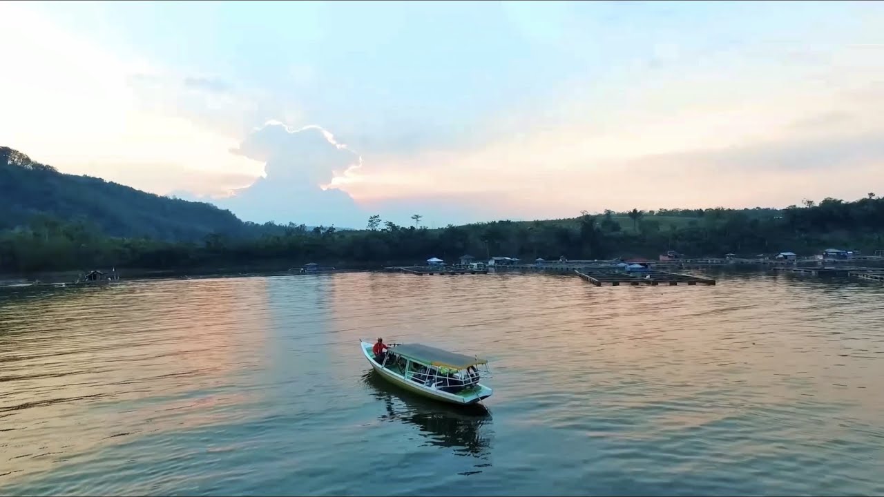 SEWA 1 PERAHU BUAT SHOOT CINEMATIC GOWESER DI WISATA DANAU JANGARI ...