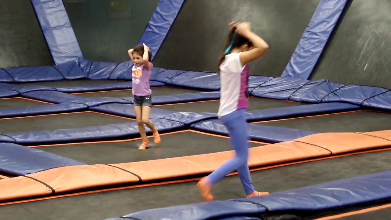 Jennifer C Del Monte en Sky Zone - YouTube