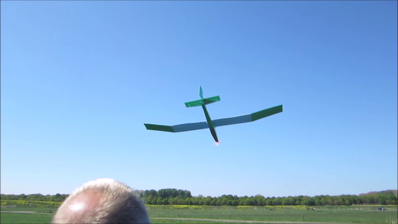 Maidenvlucht Slow flyer(better quality) - YouTube