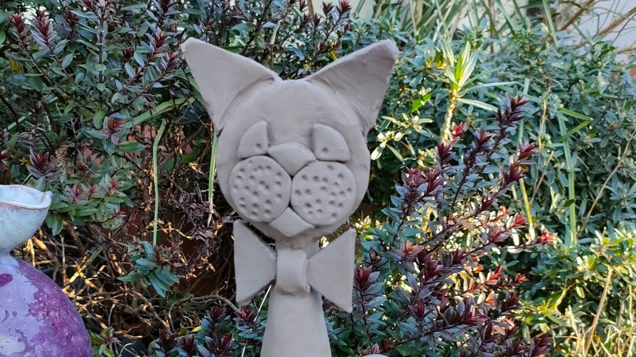 How to make a pottery cat - YouTube